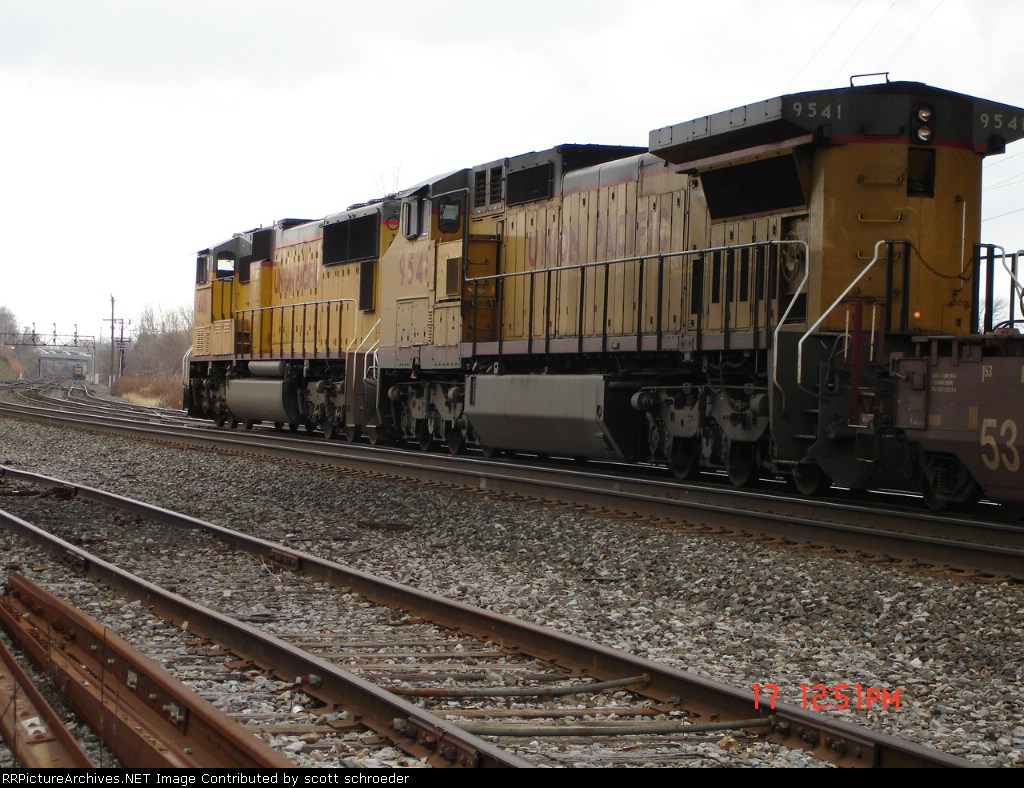 UP 9541 & UP 4416 are stopped on the #1 Track